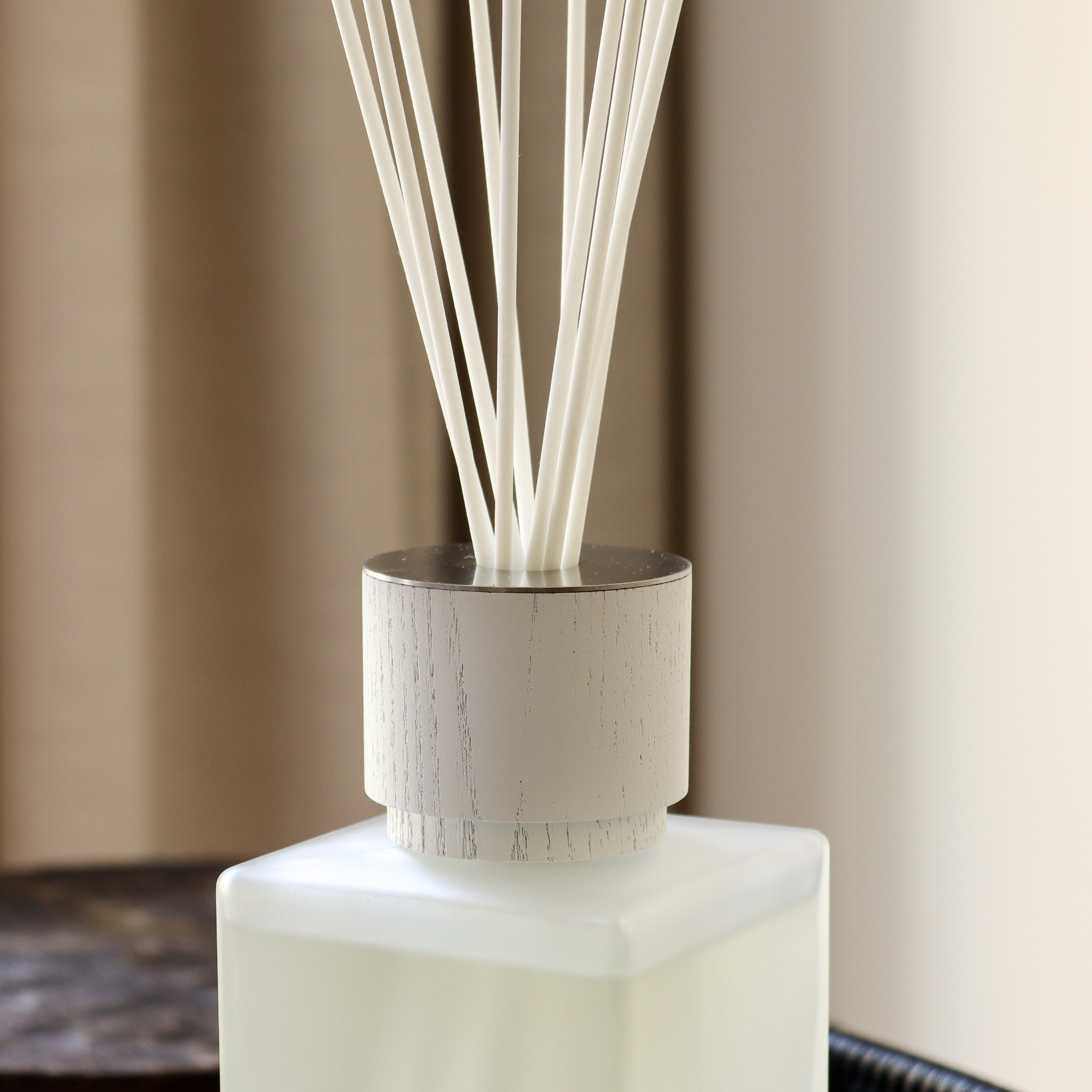 Large White Alang Alang Reed Diffuser - Marquis & Dawe