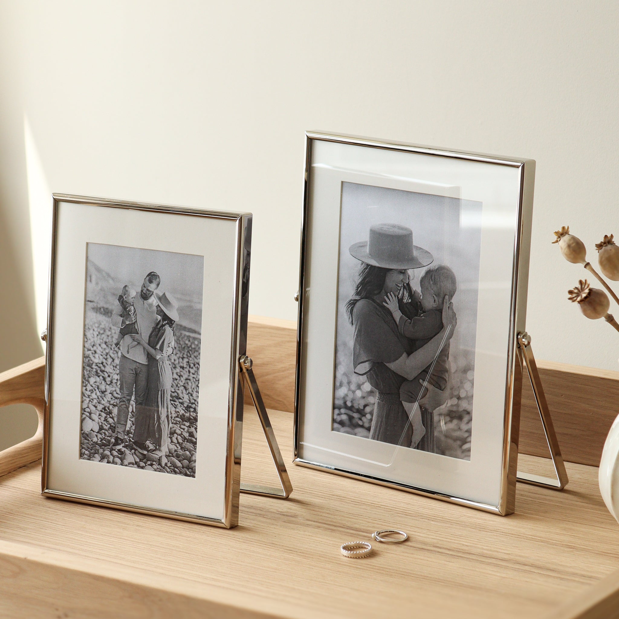 5x7 Silver Photo Frame | Beautiful Modern Silver Desk Photo Frames ...