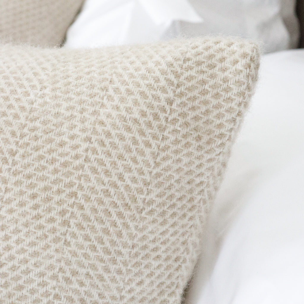 Extra Large Beige And Cream Wool Throw - Marquis & Dawe