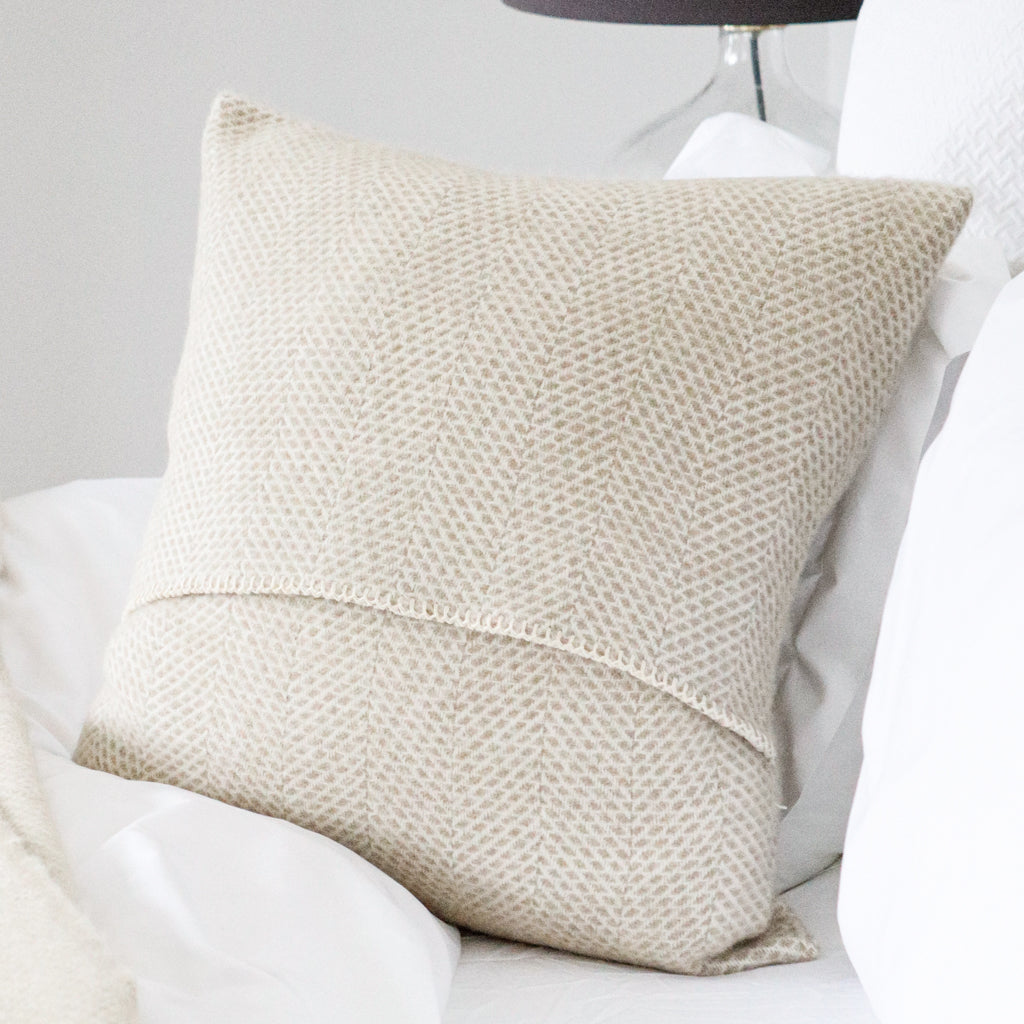 Extra Large Beige And Cream Wool Throw - Marquis & Dawe