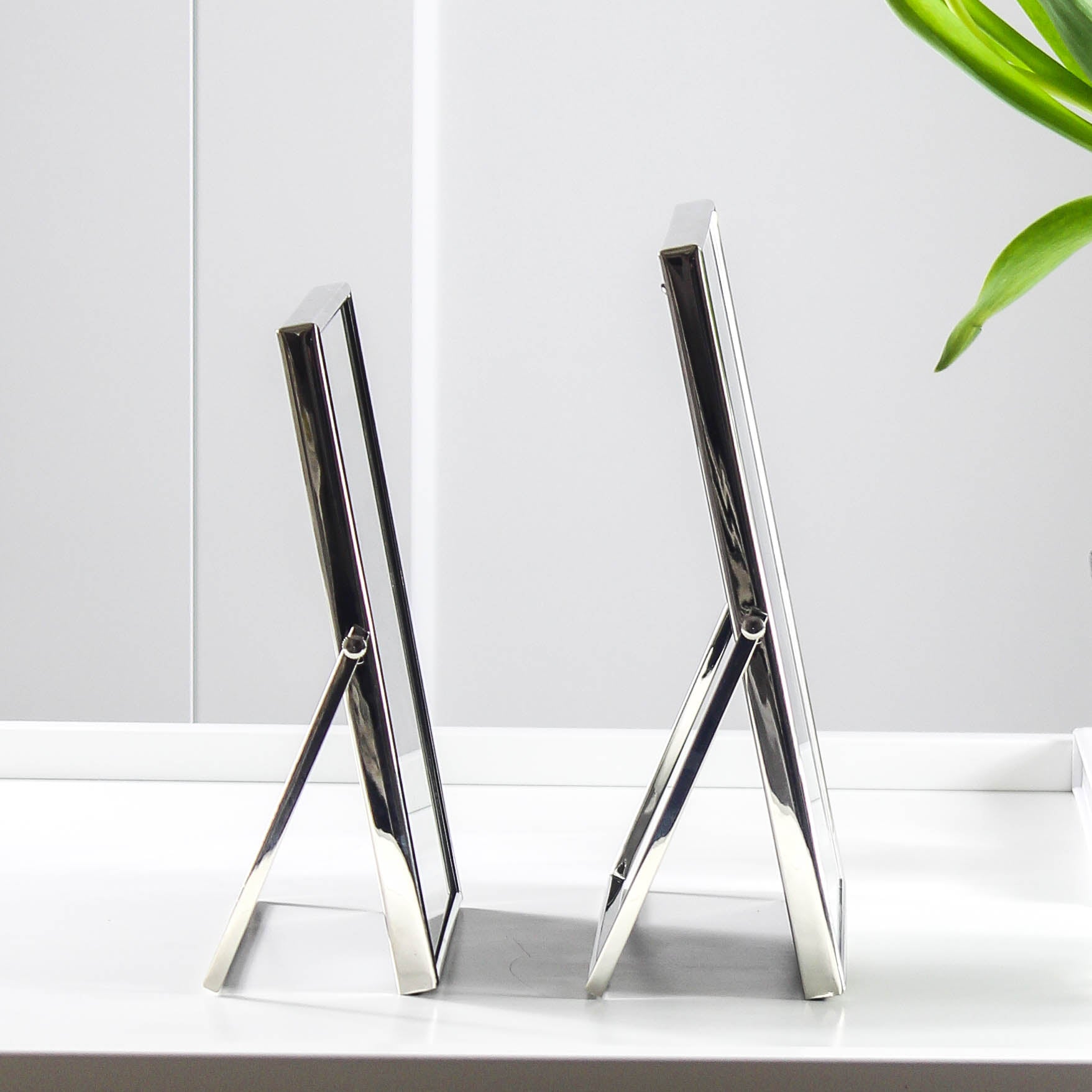 5x7 Silver Photo Frame | Beautiful Modern Silver Desk Photo Frames ...